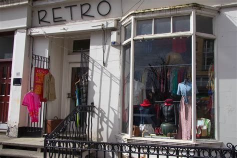 Ide Spesial Vintage Clothes Shop