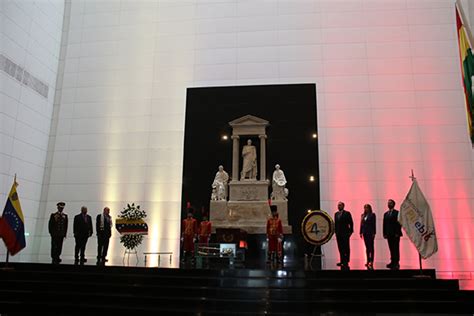 Contralor General Formó Parte De La Ofrenda Floral Del 24° Aniversario