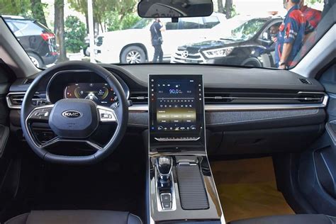 Proauto Kmc J7 Predstavljen Novi Iranski Automobil