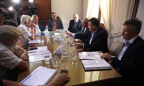 El Gobierno De Santa Fe Inició Las Paritarias Y Los Gremios Quieren