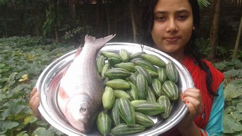 Potol Diye Macher Jhol Traditional Bengali Fish Curry Recipe