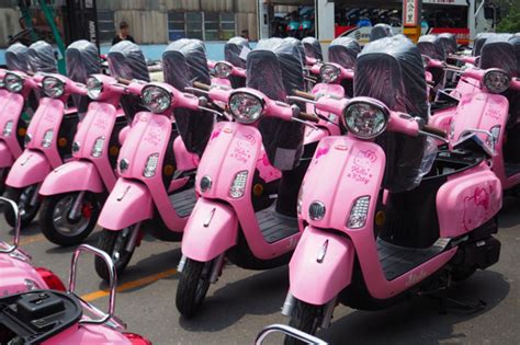 Hello Kitty J Bubu 首批量產出車 全面上市 Carstuff 人車事