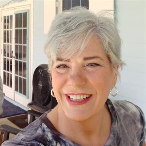 Julia Marks Linkedin