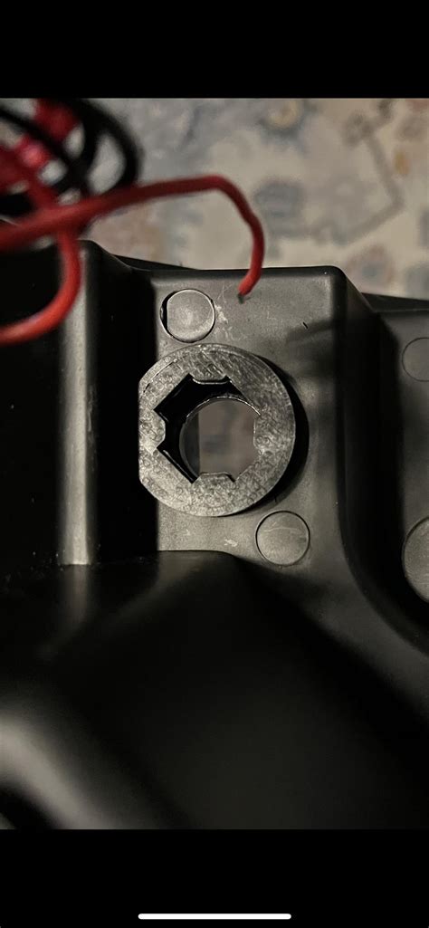 Can anyone identify this bulb socket? : r/MechanicAdvice