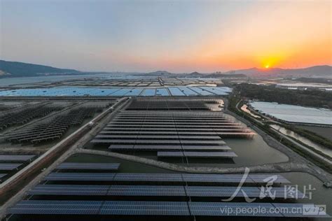 福建福清：“渔光互补”点亮绿色发展 人民图片网