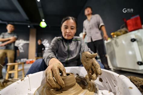 青岛有个陶瓷古村落？快来解锁你的制陶新技能 青报网 青岛日报官网