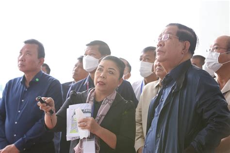 សម្ដេចតេជោ ហ៊ុន សែន អំពាវនាវប្រជាពលរដ្ឋគោរពច្បាប់ចរាចរណ៍ កុំឲ្យថ្ងៃបុណ្យចូលឆ្នាំចិន ក្លាយជាទុក្ខ