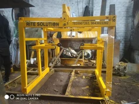 Material Handling Truck Brick And Block Lifting Grabber At Rs 140000