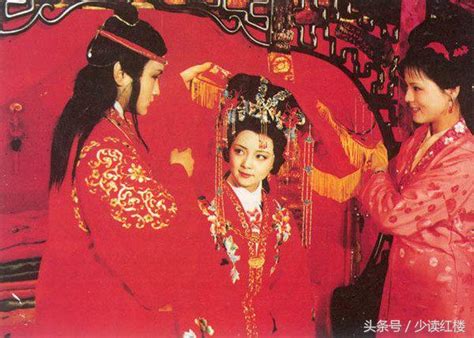 紅樓夢裡，襲人為何支持金玉良緣而不是寶黛愛情？ 每日頭條