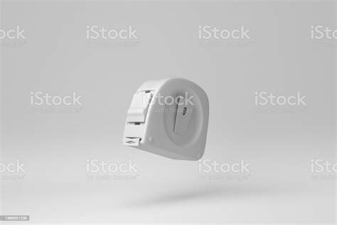 흰색 배경에 격리 된 테이프를 측정합니다 최소한의 개념 단색 3d 렌더 0명에 대한 스톡 사진 및 기타 이미지 0명 3차원 형태 Diy Istock