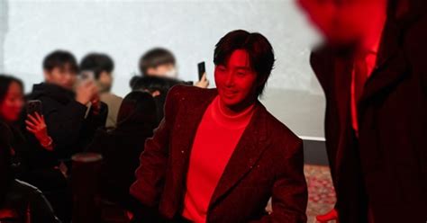 박서준 다리 불편한 팬위해 직접 선물전달글로벌 인기 이정도