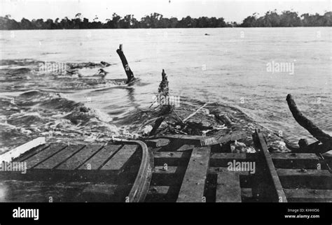 1 91072 Flood Damaged Railway Bridge Over The Burdekin River 1917