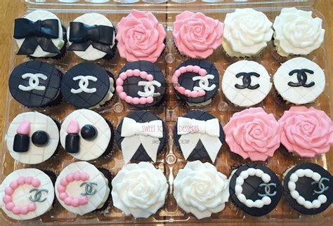 Sweet Sixteen Cupcake Cakes