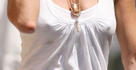 Jennifer Aniston Has Hard Nipple Of The Day