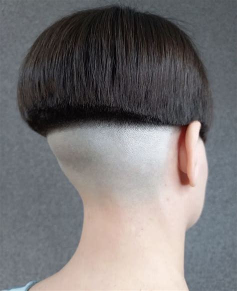 Pin By David Connelly On Sexy Napes 4 In 2022 Shaved Nape Shaved Bob