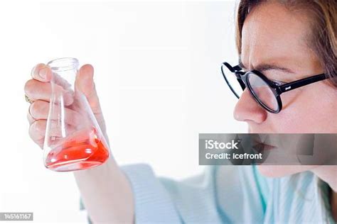 Analisis Kimia Foto Stok Unduh Gambar Sekarang Ahli Biologi