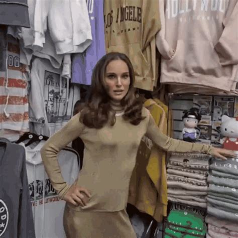 Floreyonce Natalie Portman Gif Floreyonce Natalie Portman May December Discover Share Gifs