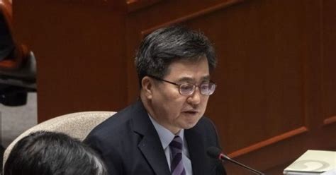 포토 답변하는 김동연 경제부총리