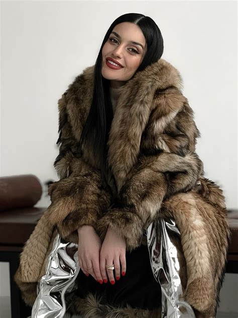 фотосессия в шубе Откровенные девушки Шуба Фотосессия