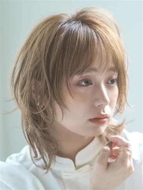 ウルフカットとは？ スタイリング方法や髪の毛の長さ別で現役の美容師さんがスタイルを紹介します！ Raku Lab（ラクラボ）by 楽天ビューティ