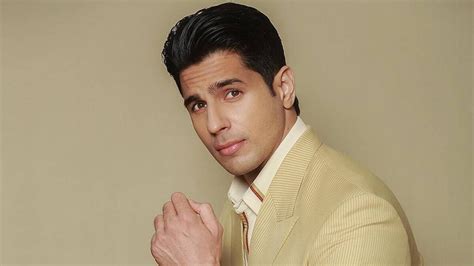 Sidharth Malhotra Biography