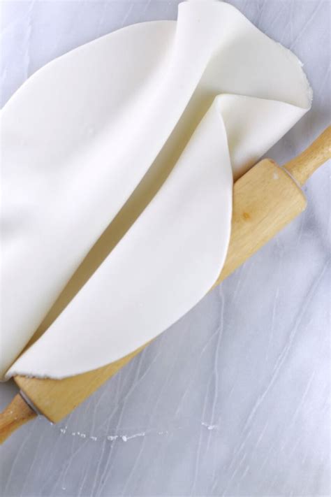 How To Make Rolled Fondant Recipe With Video Bold Baking Basics