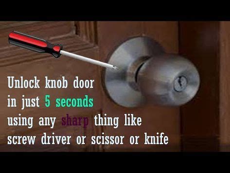 How to open locked door without key Knob lock door unlock Consejos útiles Trucos caseros