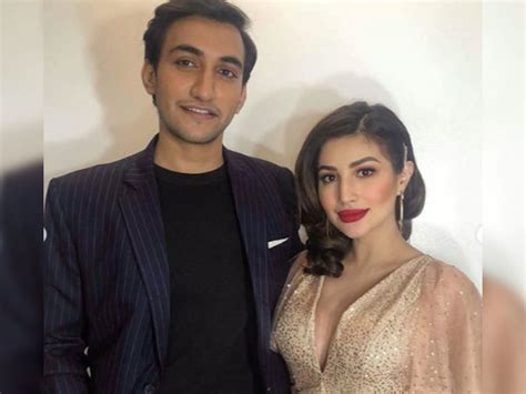 Nathalie Hart To Prepare For Baby Arrival In Australia