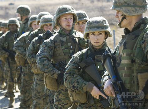 米海兵隊、女性2人を歩兵部隊に初配属 写真1枚 国際ニュース：afpbb News