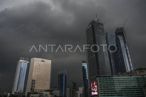 PERINGATAN CUACA EKSTREM ANTARA Foto