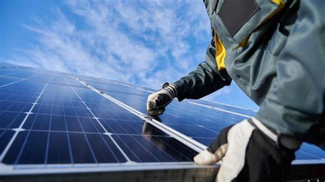 Transizione Energetica Fotovoltaico Ed Eolico Possono Rappresentare Un