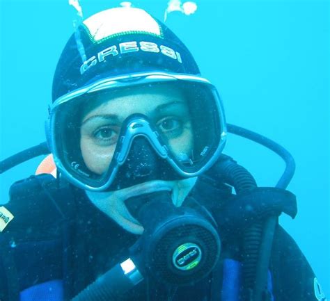 Pin On Scuba Diving Scuba Girl Underwater Fun