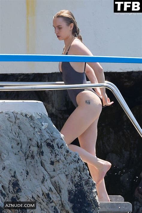 Olivia Dejonge Sexy Seen Showing Off Her Incredible Figure In A One