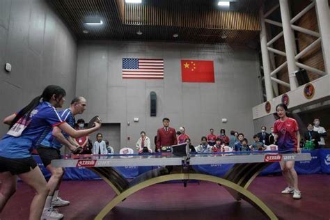 乒乓外交50周年的活动现场，王励勤：让孩子们下手轻一点啊比赛