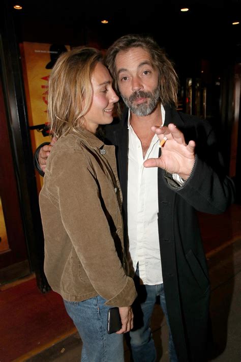 Photo Exclusif Jérémie Lippmann Metteur En Scène Du Spectacle Et Sa Compagne Sidney Carron