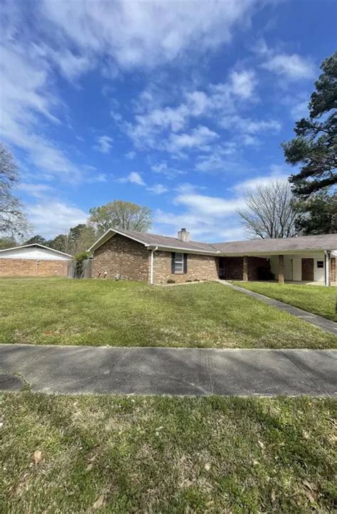 3701 W Lake Dr Pine Bluff Ar 71603 13 Photos Movoto