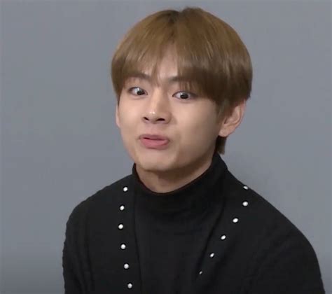 TAEHYUNG Bts Meme Faces Funny Faces Bts Memes Kim Taehyung Funny V