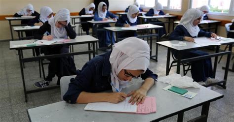 التربية تعقد امتحان التكنولوجيا العملي لطلبة الثانوية العامة “الإنجاز