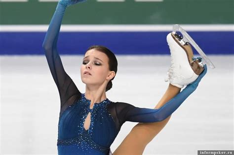 Фигуристка Анна Щербакова стала лидером после короткой программы на