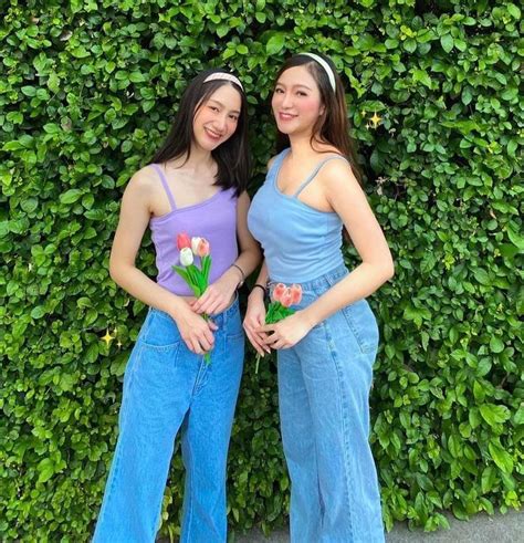 Flower Twins Scrolller