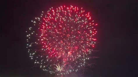 ទស្សនាកាចាញ់កាំជ្រួច នៅខាងមុខព្រះបរមរាជវាំង 🎆🌌👏🏻😍 Youtube