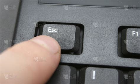 Esc键