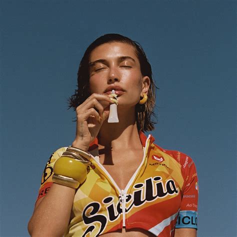 Post Pimple Scab Acne Scars And Scabs Teen Vogue