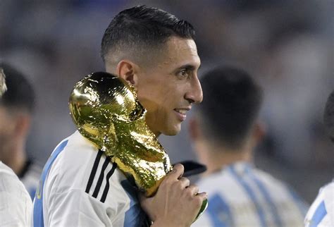 Ils En Sont Certains En Argentine Angel Di Maria Va Prolonger Son