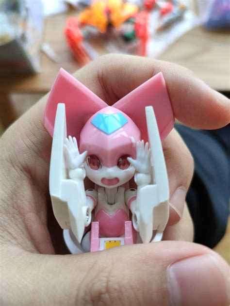 Pin By Brayan Hernandez On Mechas Mini Robot Figures