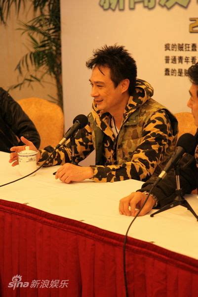 图文疯狂的蠢贼试映 吴镇宇表情丰富 影音娱乐 新浪网