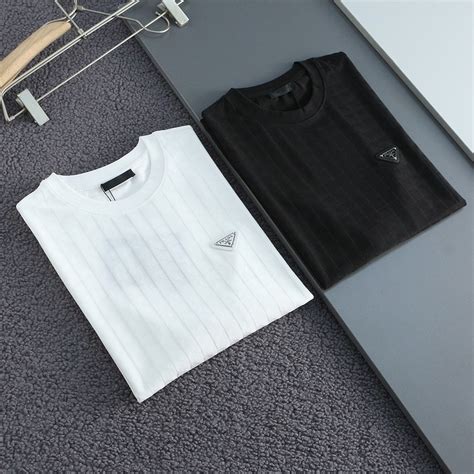 프라다 신상 자가드패턴 로고 라운드 티셔츠 소량세일 Tmt샵