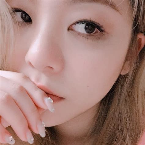 에일리 근황 공개 다이어트 성공날렵한 턱선 눈길 네이트 연예