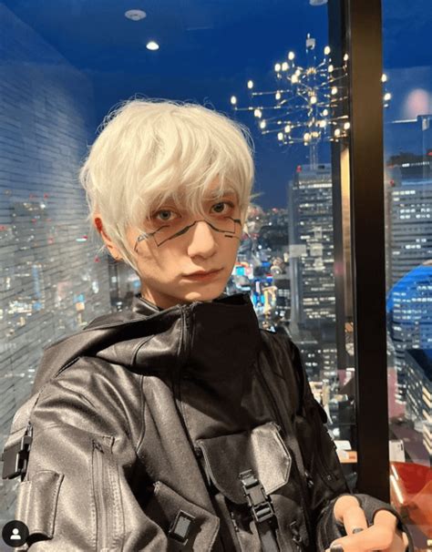 「女子より細っ」イエモン吉井和哉の息子・吉井添、華奢ボディきわだつ“個性派コーデ”で新大久保に降臨！「スタイル最高」「服どうなってるの