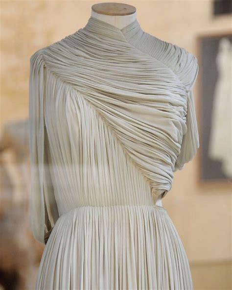 Pin On La Mode Sans Frontieres Madame Gres Fashion Design